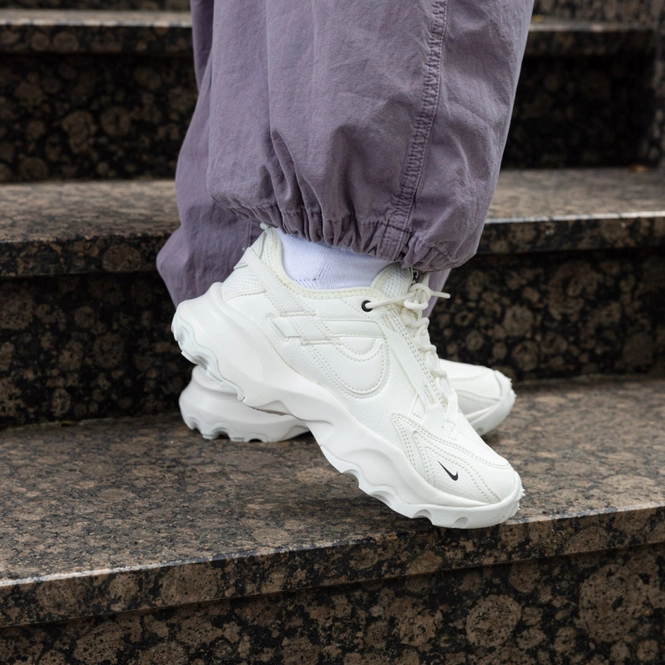 Nike TC 7900 Sail/Black | Sneaker District COM