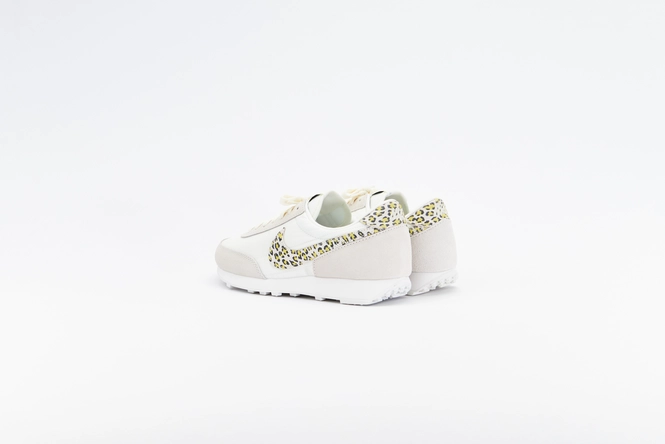 Nike Women's Daybreak SE Leopard Sail/Light Lemon Twist - Black ...