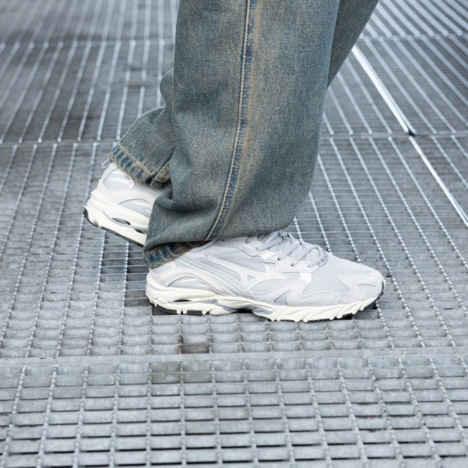 Mizuno Wave Rider 10 Harbor Mist / Nimbus Cloud / White Sand | Sneaker ...