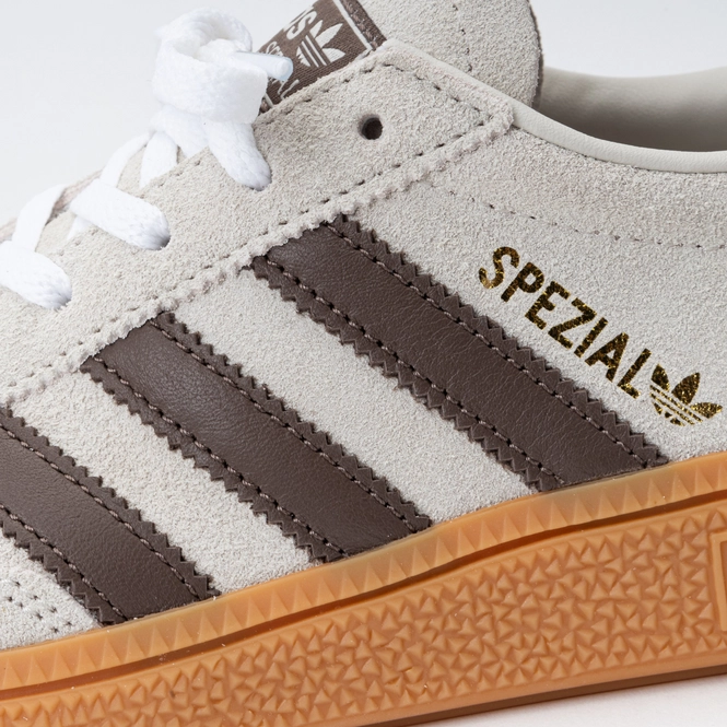Trainers Adidas Women Handball Spezial Alumina/ Earth Strata/ Gum 2 ...
