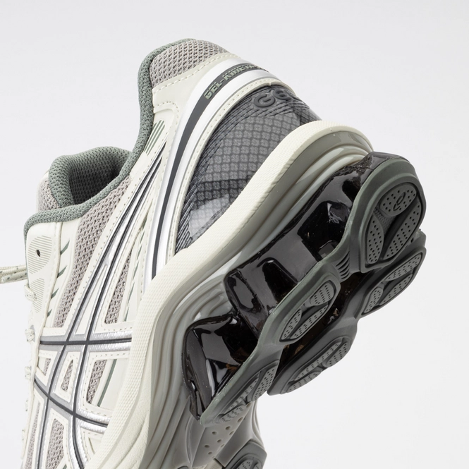 ASICS Unisex GEL-KINETIC FLUENT Seal Grey / Pure Silver | Sneaker District