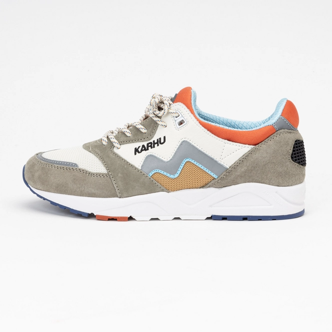 Karhu Aria 95 Abbey Stone / Silver | Sneaker District COM