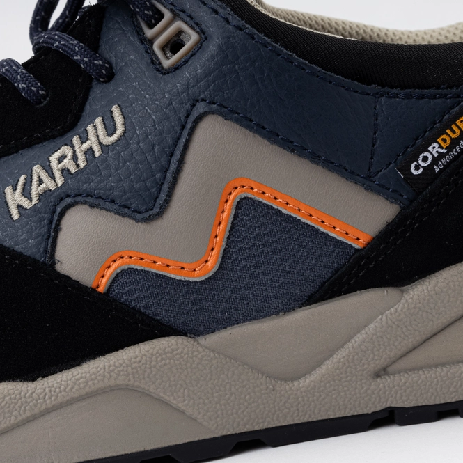 Karhu Unisex Aria 95 Caviar / Vintage Khaki | Sneaker District