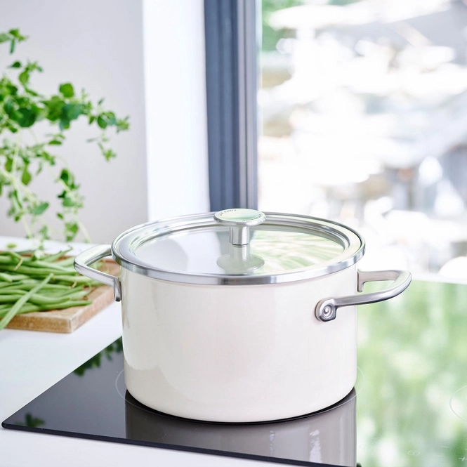 Cocotte KitchenAid Almond Cream 20cm | Cuisineetcocotte