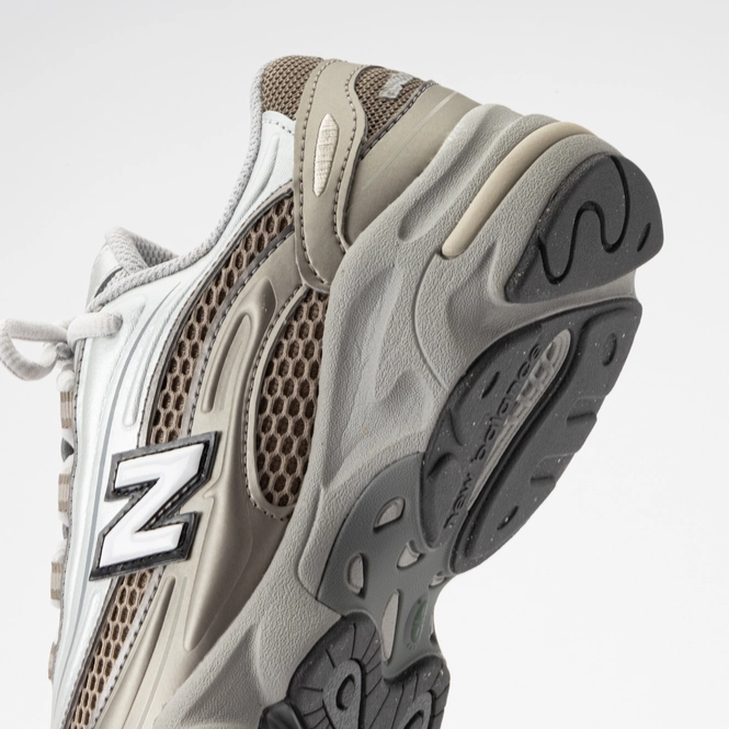 New Balance Kids GC1000NK Arid Stone/Light Silver Metallic | Sneaker ...