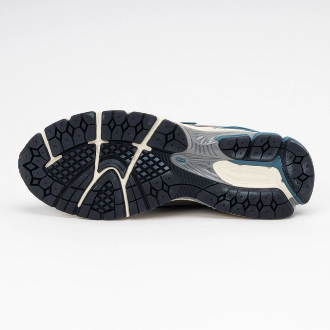 Trainers New Balance Unisex M1906REO Silver Metallic | Sneaker District COM