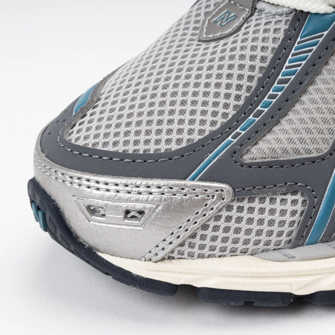 Trainers New Balance Unisex M1906REO Silver Metallic | Sneaker District COM