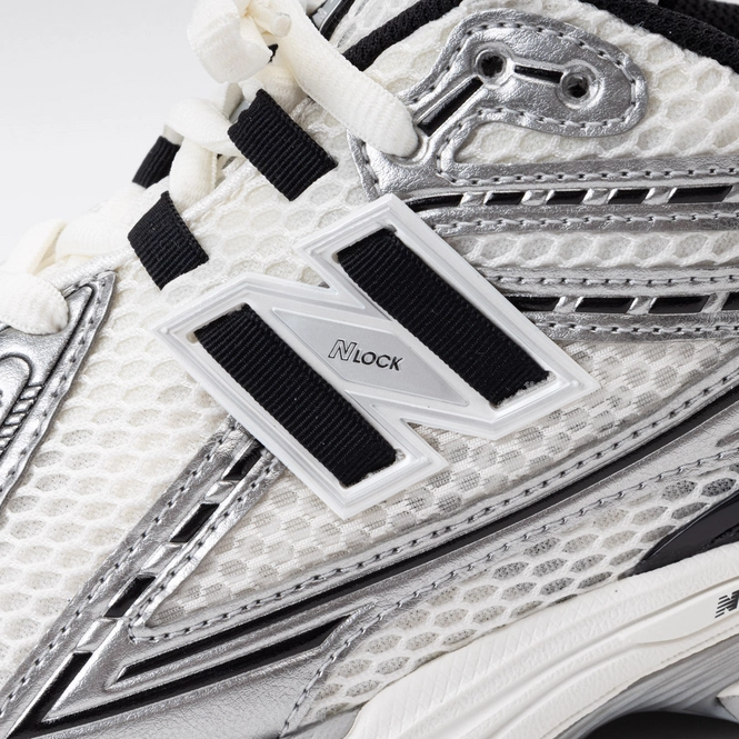 New Balance Unisex M1906RER Silver Metallic | Sneaker District COM