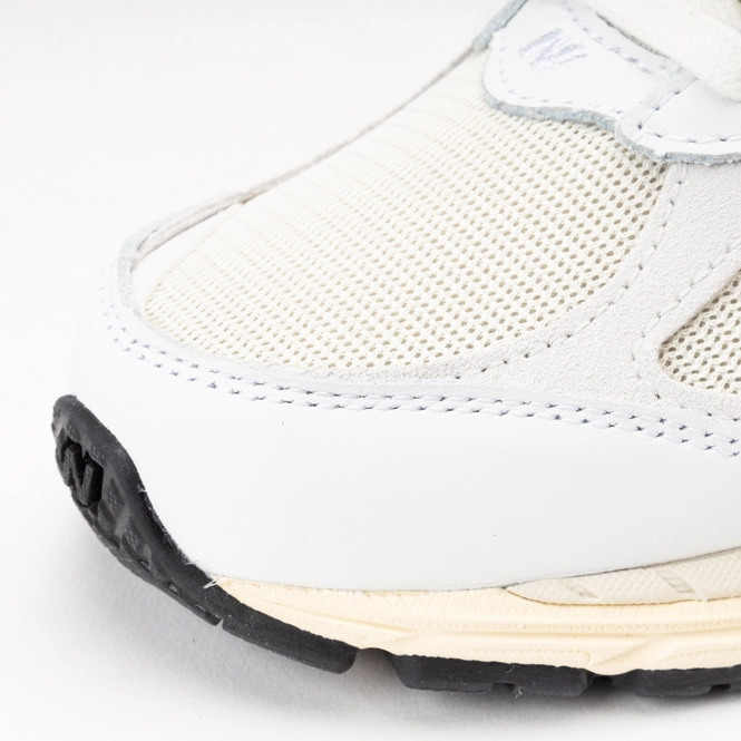New Balance Unisex M2002RIA White Reflection | Sneaker District