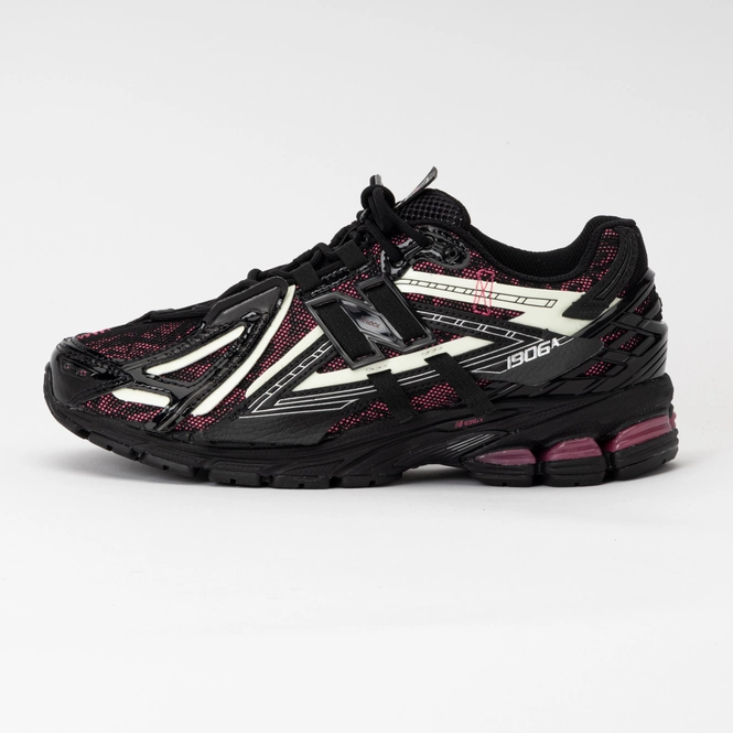 Trainers New Balance Unisex U1906AD Black/ Dragon Berry/ White ...