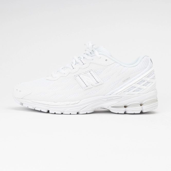 Trainers New Balance Unisex U1906WFC White/ Silver Metallic/ White ...