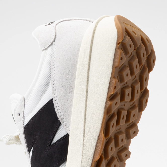 New Balance Unisex U370CA Sea Salt/Black Cement | Sneaker District