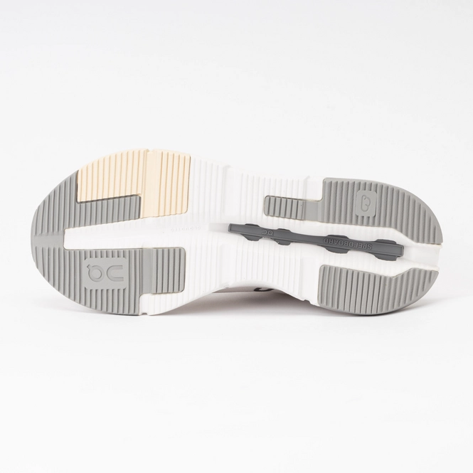 Sneaker On Running Women Cloudnova 2 Sand Fog | Sneaker District
