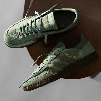 adidas Women Handball Spezial Silver Green / Silver Pebble / Gum5 ...
