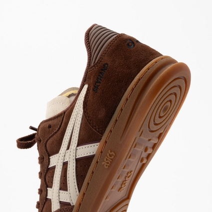 ASICS Unisex SKYHAND OG Reddish Brown/Oatmeal | Sneaker District