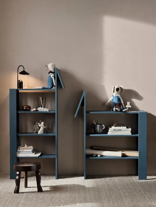 Boekenkast Ferm Living Giraffe Dark Blue | Interior Lifestyle